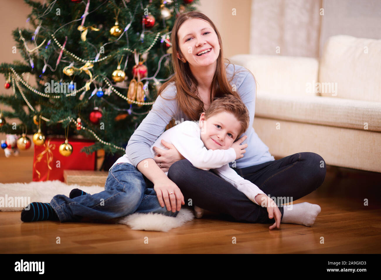 Mutter sohn frau junge kind zusammen hi-res stock photography and ...