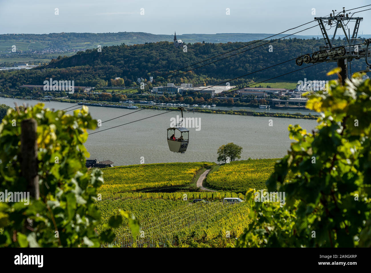 Cable car to the niederwald monument hi-res stock photography and ...