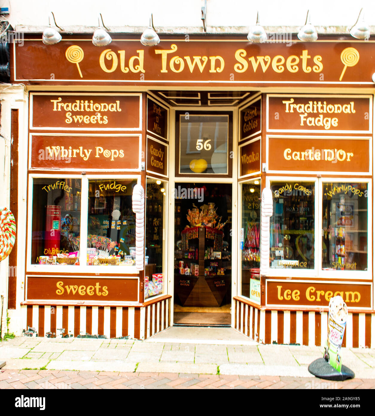 victorian shop rock Stock Photo - Alamy