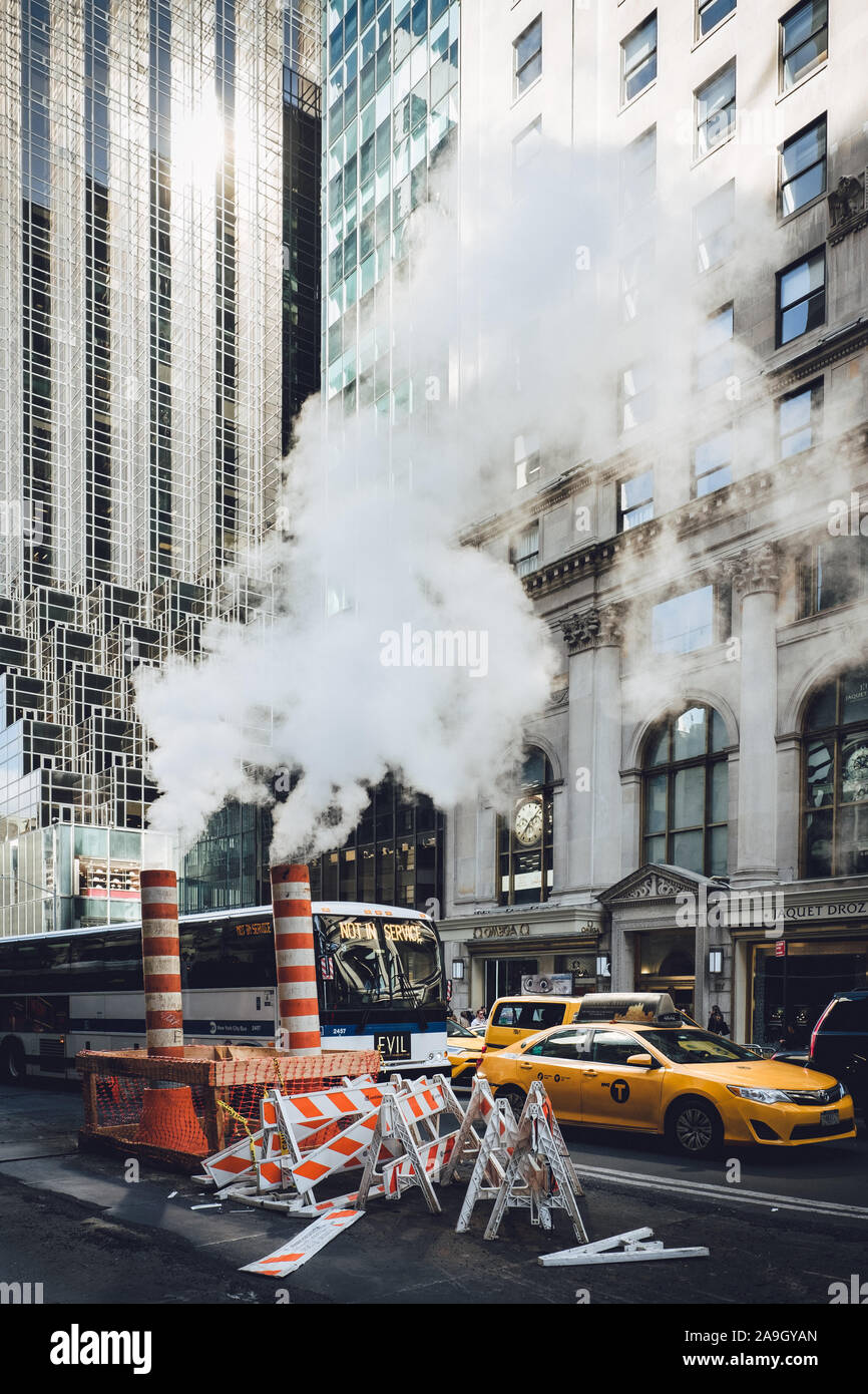 Iconic brooklyn yellow cab hi-res stock photography and images - Alamy