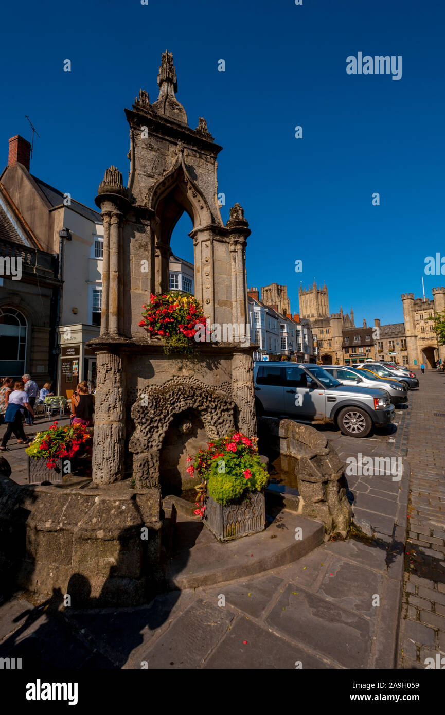 Wells somerset market square hi-res stock photography and images - Alamy