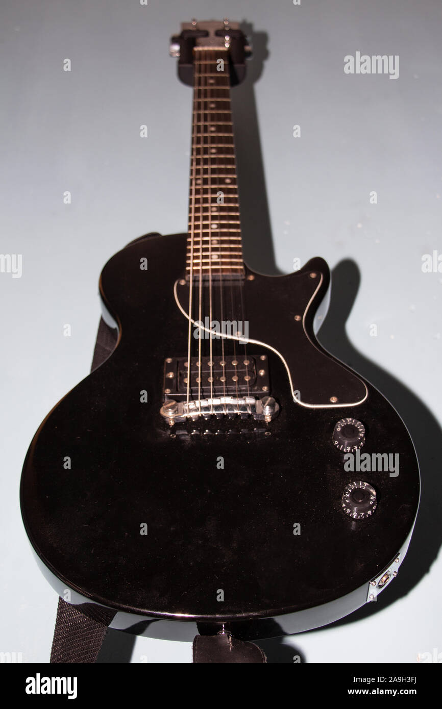 Black Electric Guitar Stock Photo - Alamy