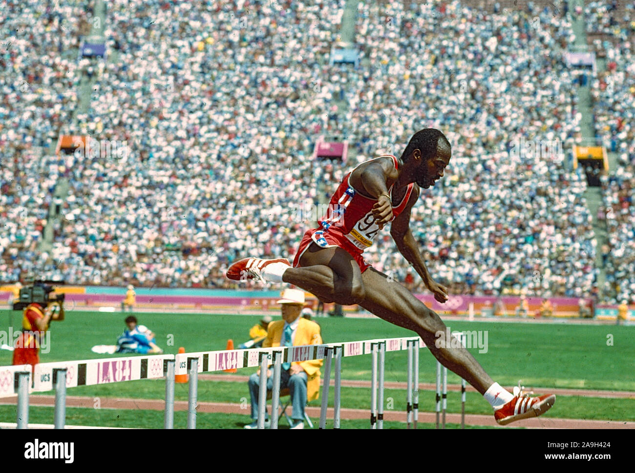 Edwin Moses (USA) competing at the 1984 Olympoic Summer Games Stock ...