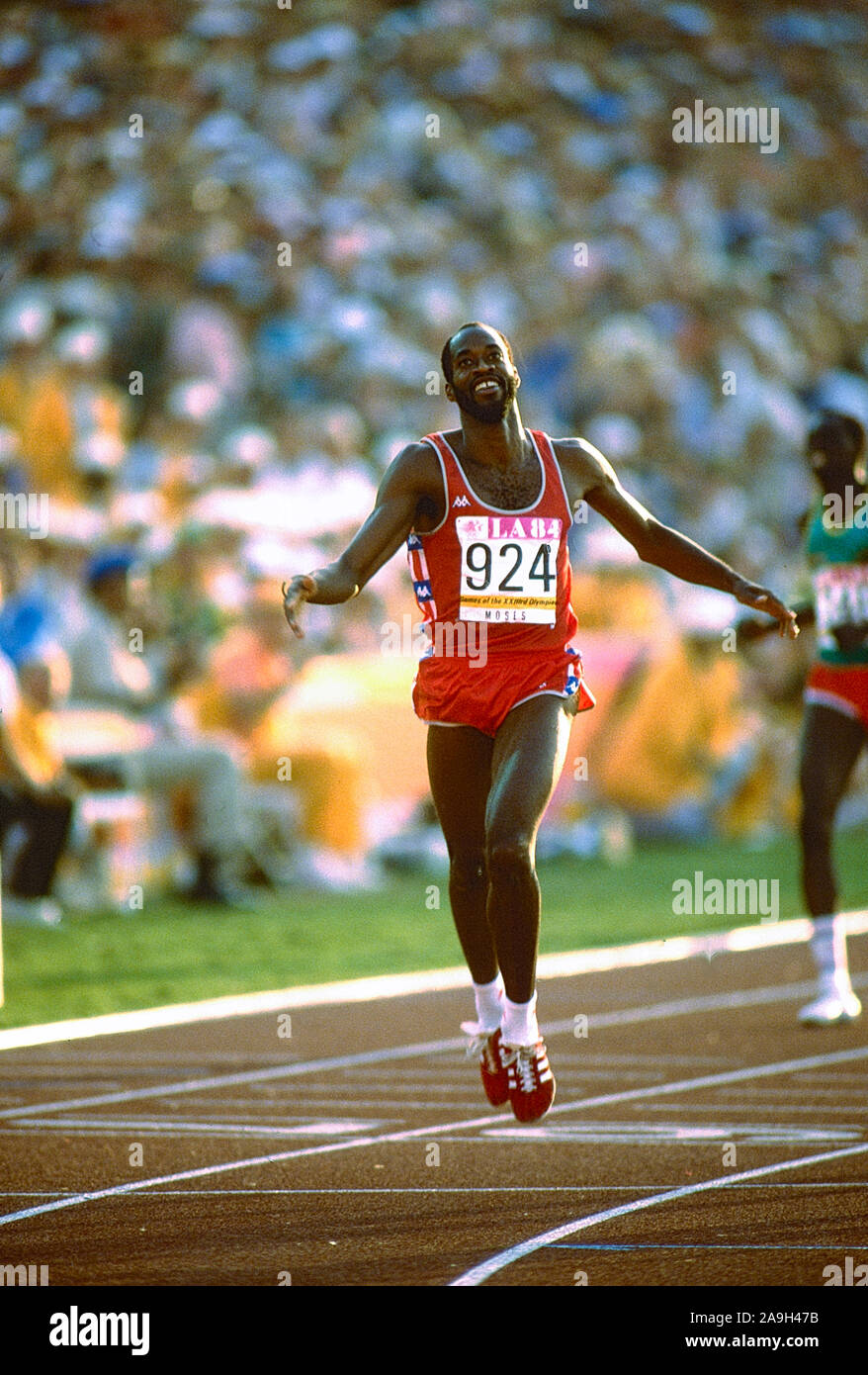 Edwin Moses (USA) competing at the 1984 Olympoic Summer Games Stock ...