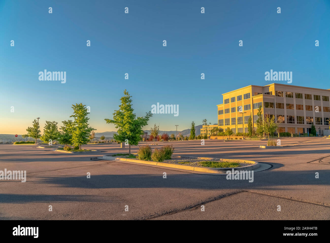Office building exterior with parking lot hi-res stock photography and ...