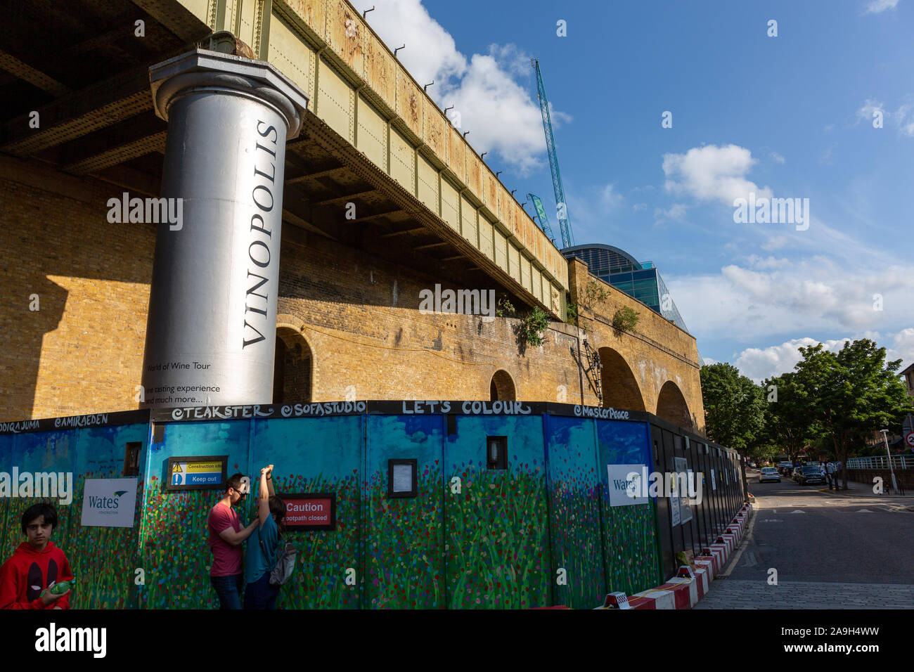 London vinopolis uk hi-res stock photography and images - Alamy
