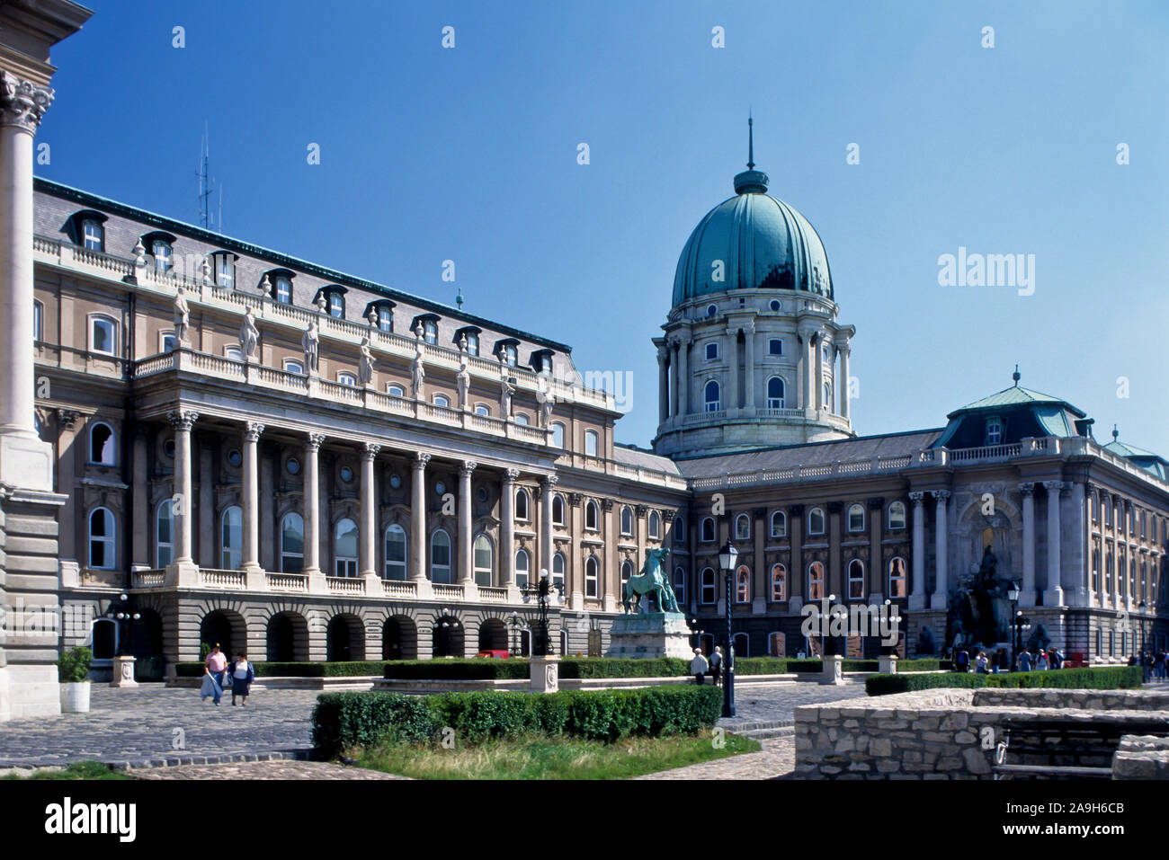 Budapest, Burgberg, Königliches Schloss - Budapest, Buda Castle Hill ...