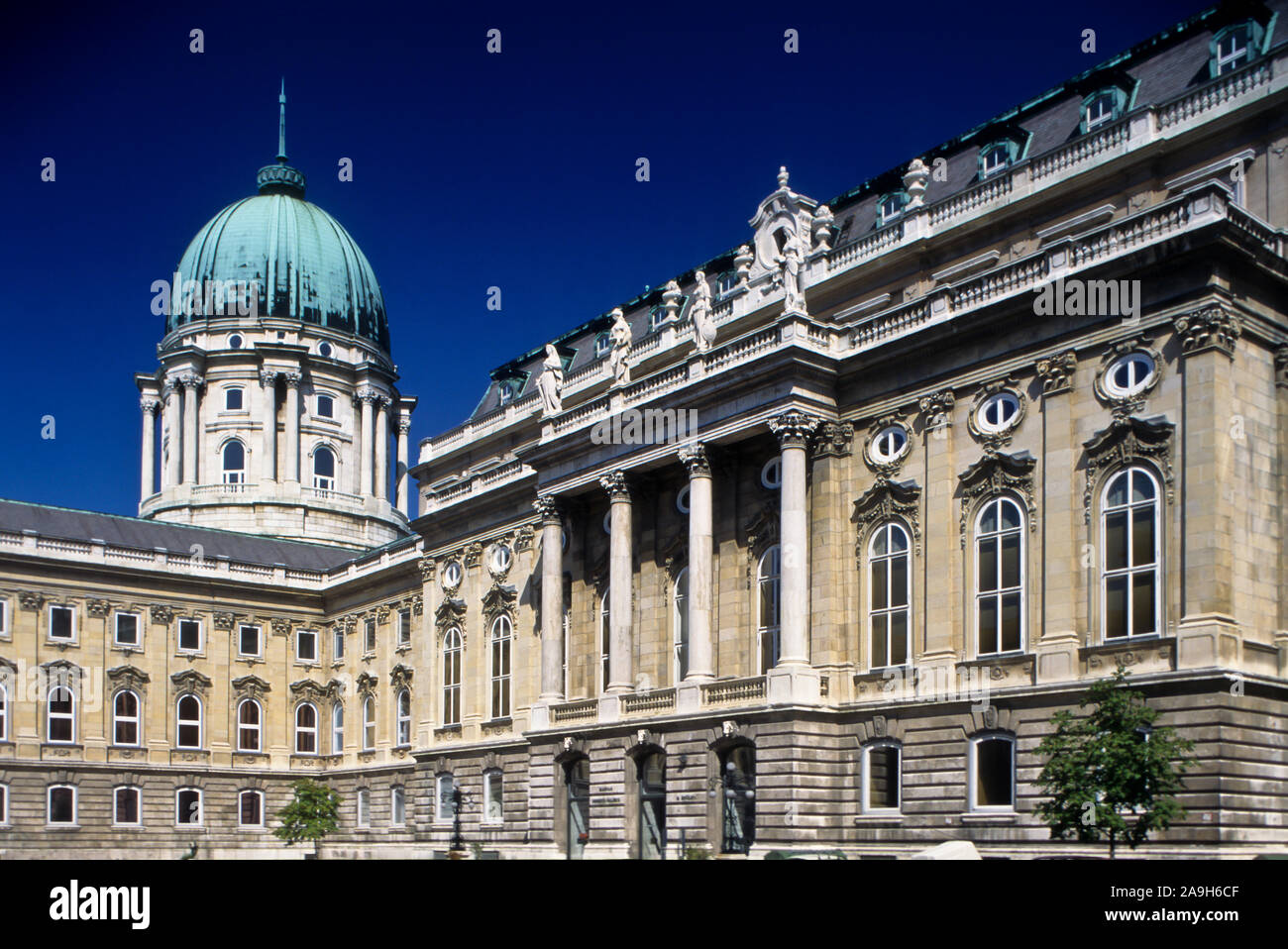 Budapest, Burgberg, Königliches Schloss - Budapest, Buda Castle Hill ...