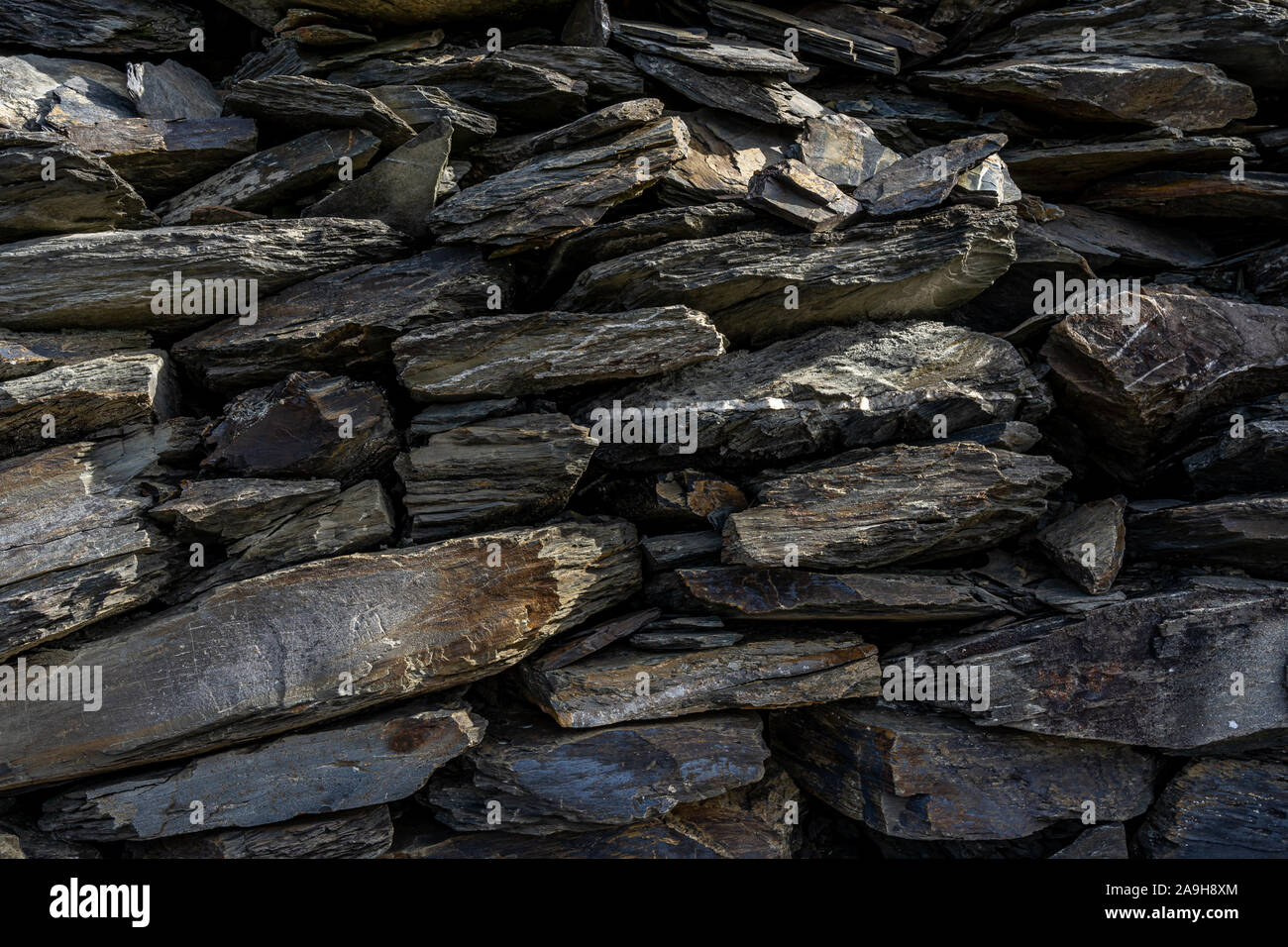rock formations on rheinsteig hiking trail in the middle rhine valley ...