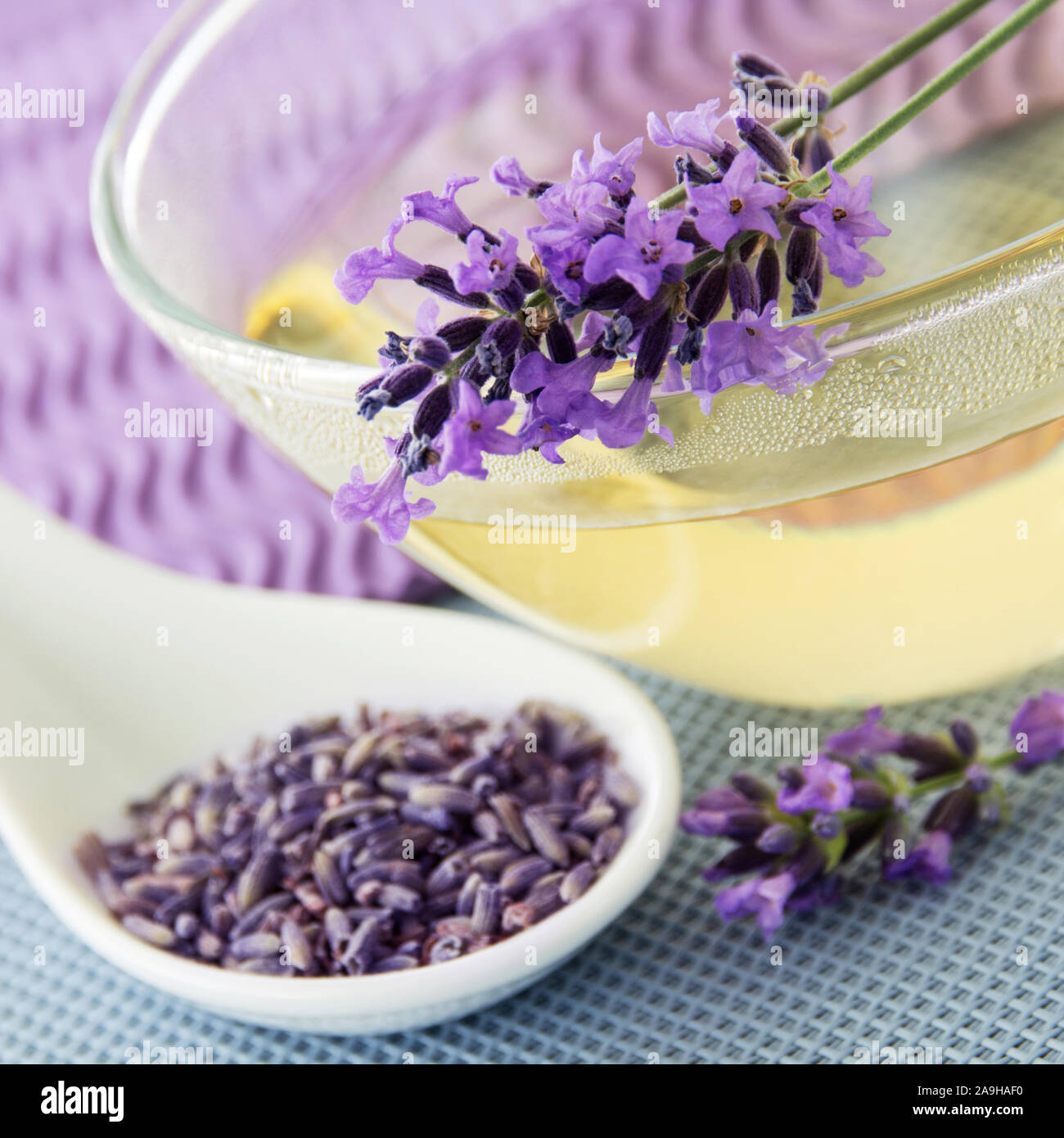 Lavender tea and blossoms Stock Photo - Alamy