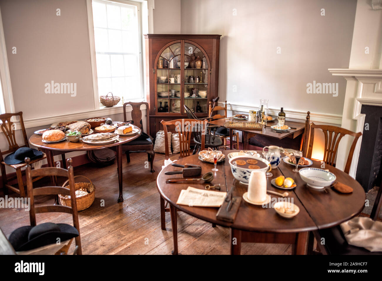 18th century america dining hi-res stock photography and images - Alamy
