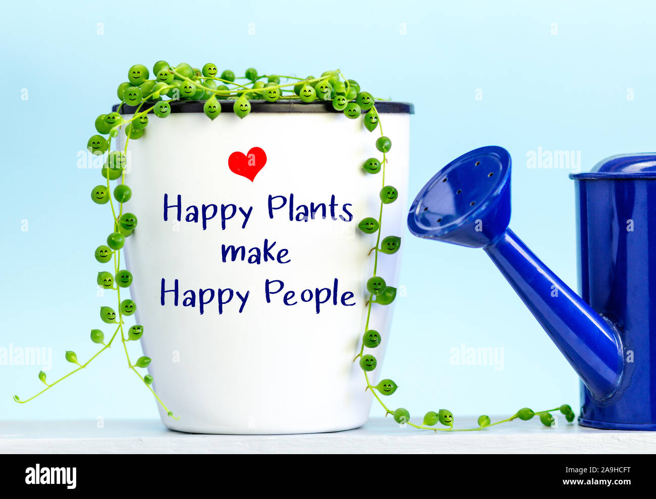 Happy faces hi-res stock photography and images - Alamy