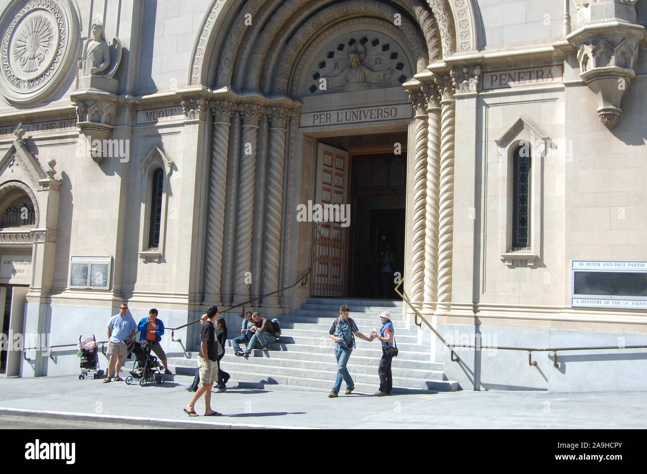 Grace Cathedral main door and steps San Francisco California USA Stock ...
