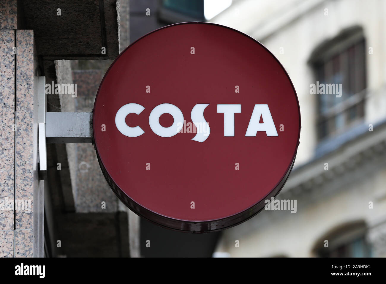 London costa coffee shop cafe cafes hi-res stock photography and images ...
