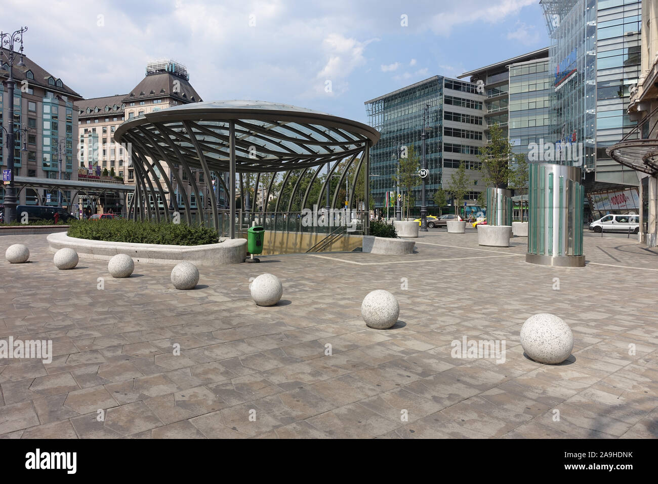 Budapest metro m4 hi-res stock photography and images - Alamy