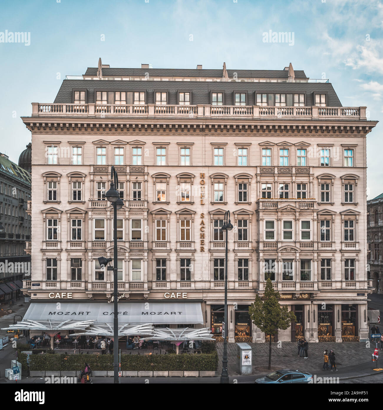 Vienna cafe sacher wien hi-res stock photography and images - Alamy