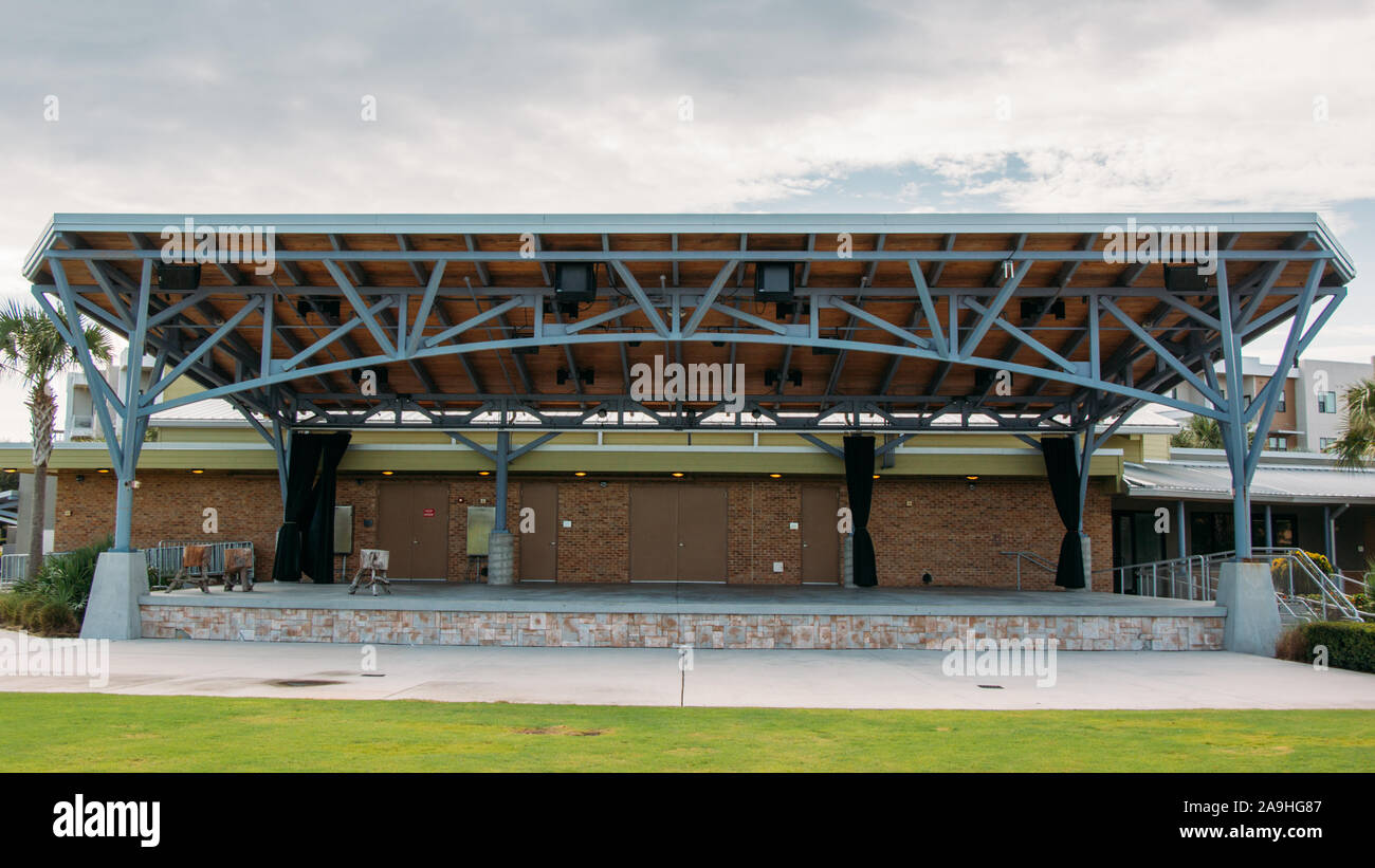 Outdoor amphitheatre hi-res stock photography and images - Alamy