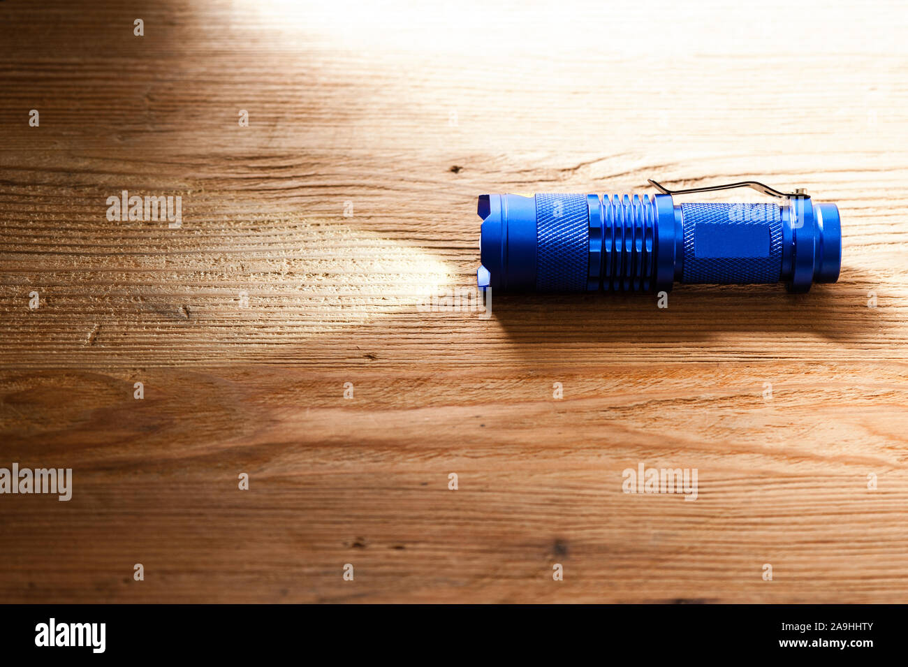 blue anodised aluminium pocket LED flashlight for Everyday Carry (EDC ...