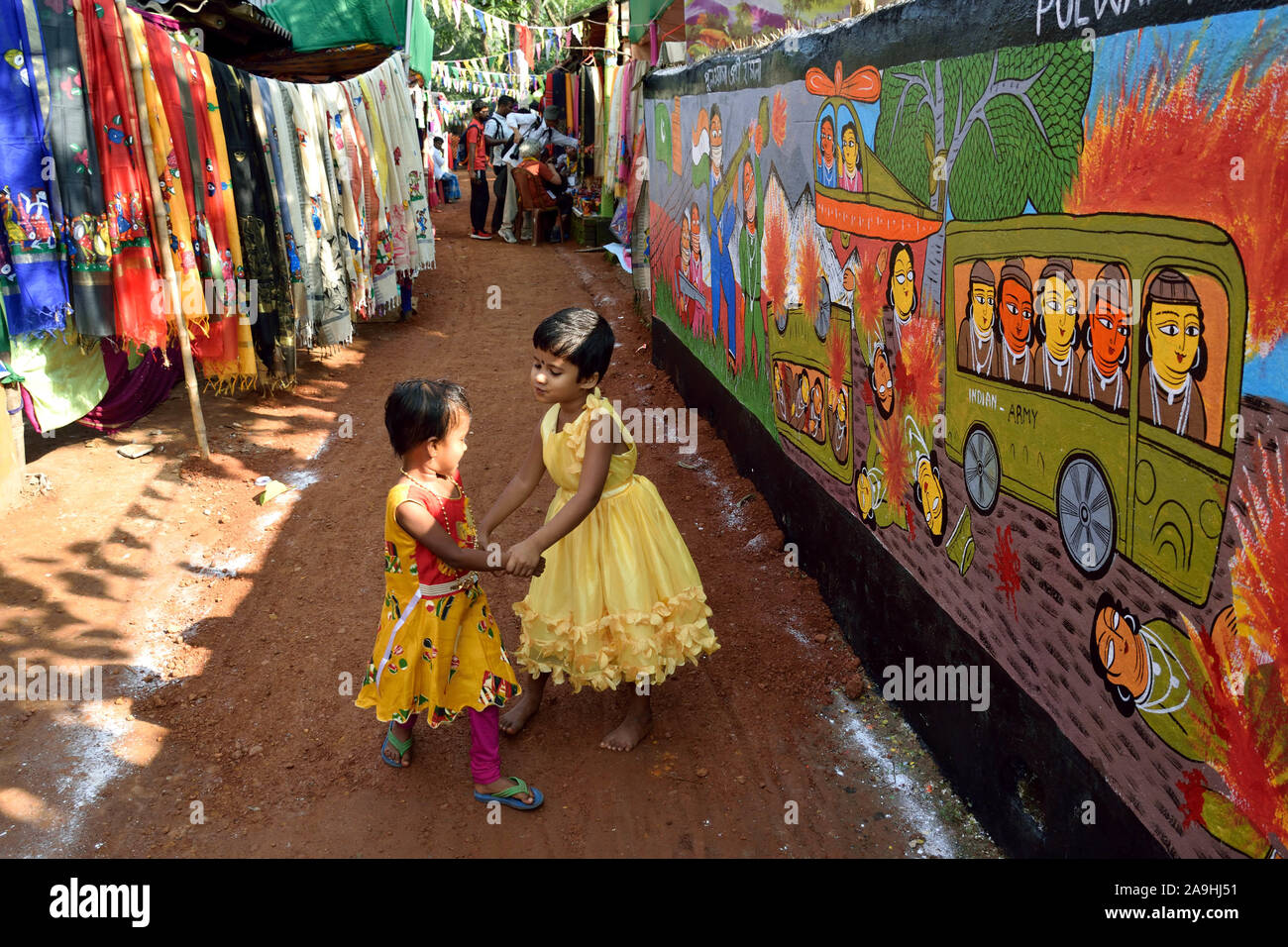 Patachitra west bengal hi-res stock photography and images - Alamy