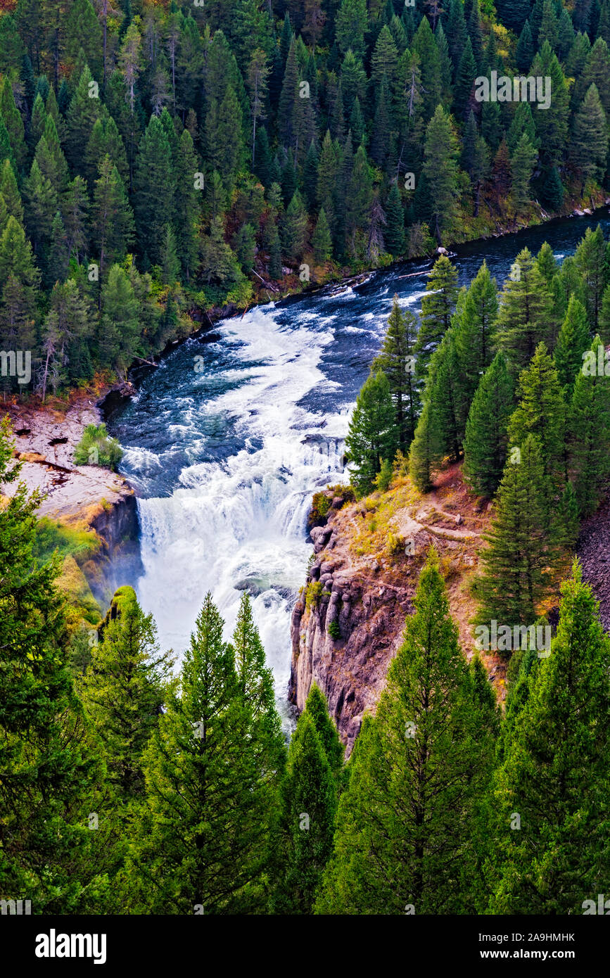 Calming waterfall hi-res stock photography and images - Alamy