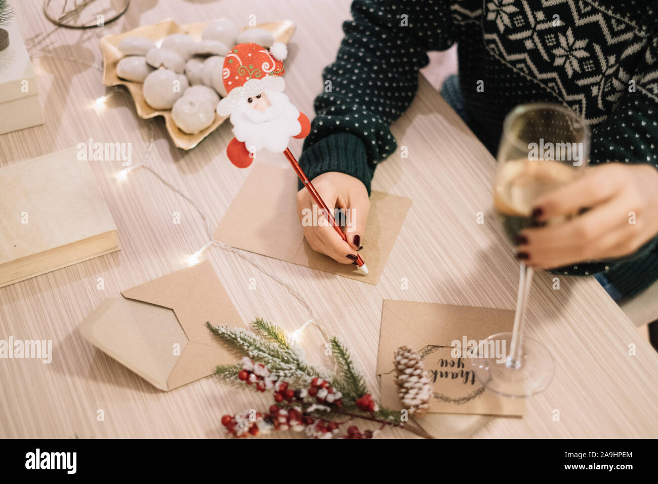 Girl writing thank you card hi-res stock photography and images - Alamy