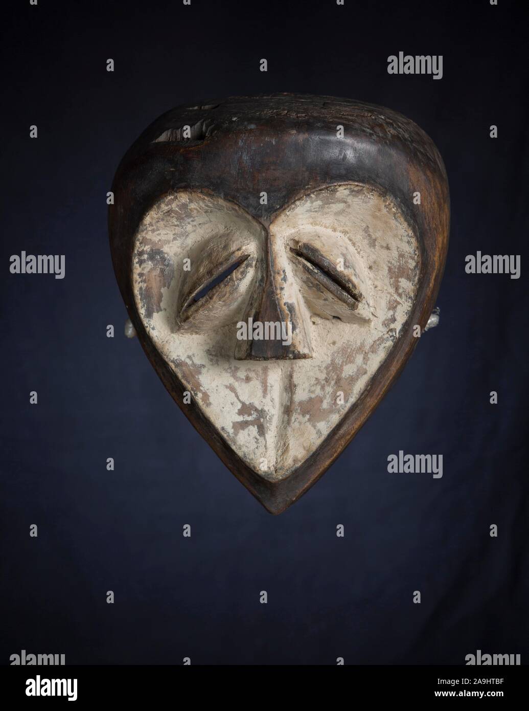 Gabon culture hi-res stock photography and images - Alamy