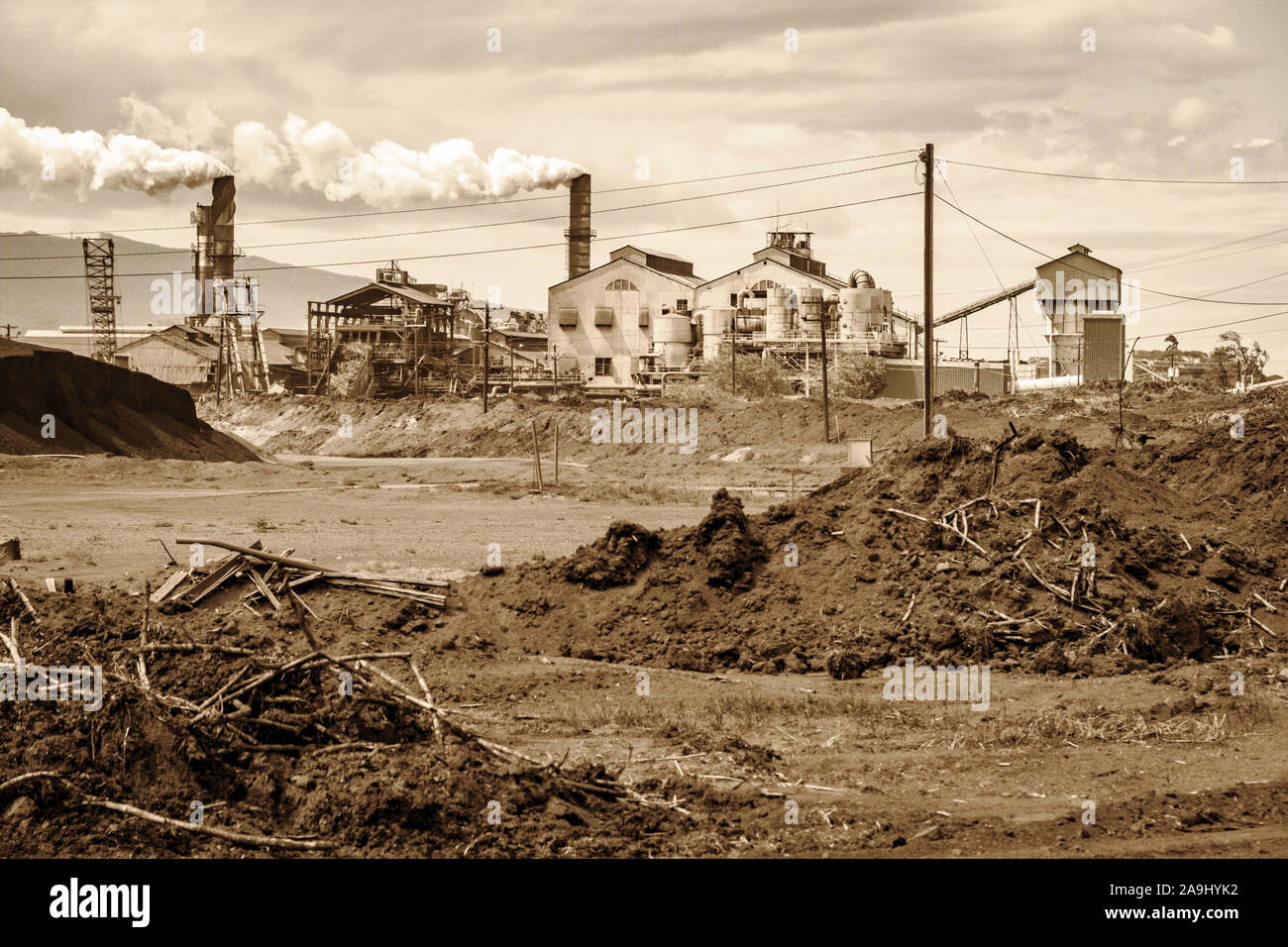 Puunene sugar mill maui hawaii hi-res stock photography and images - Alamy