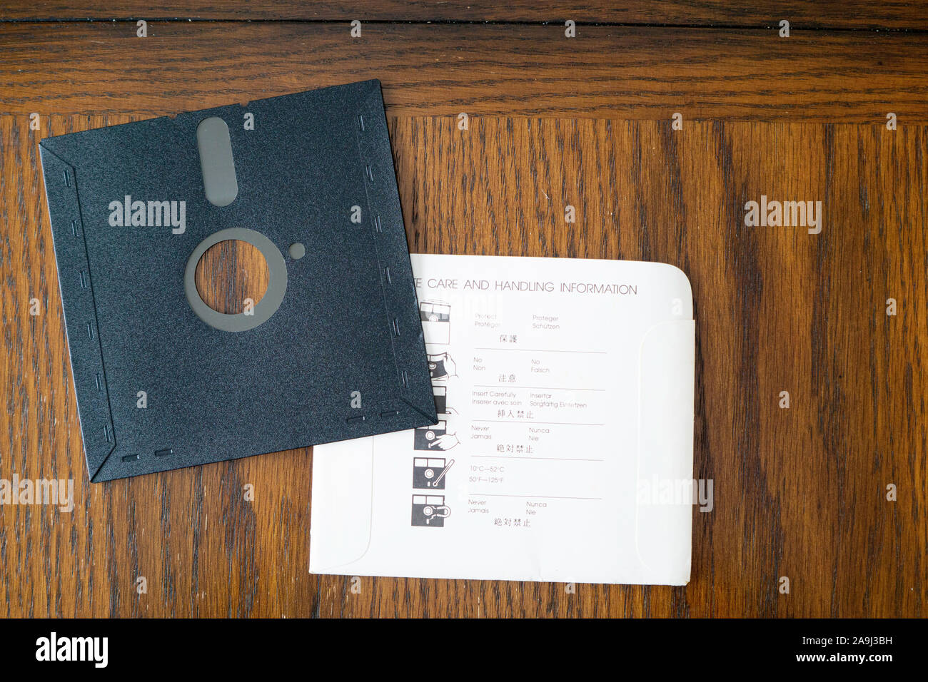 Bootable media hi-res stock photography and images - Alamy