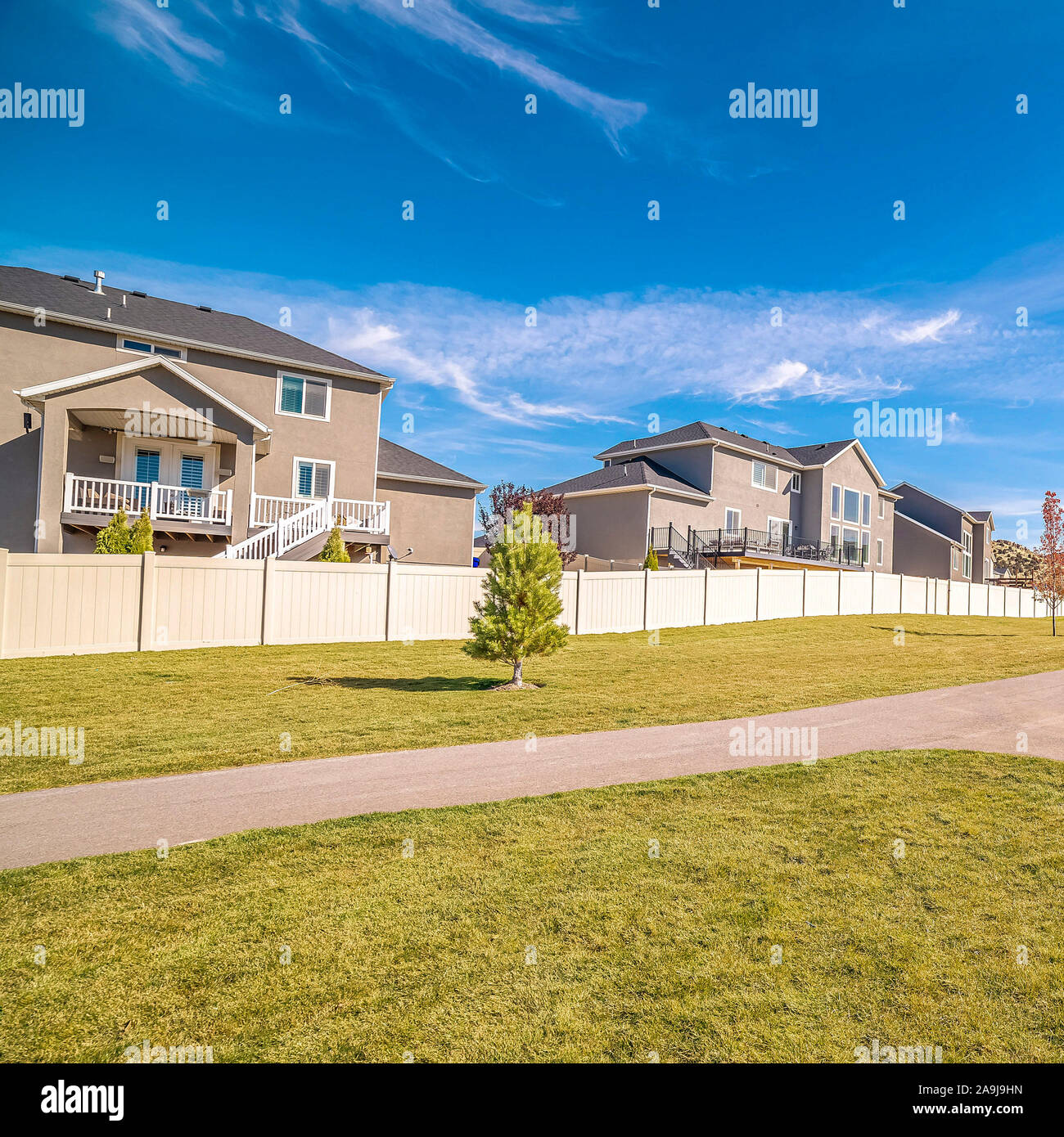 Square frame Converging fork in a pedestrian walkway during day Stock ...