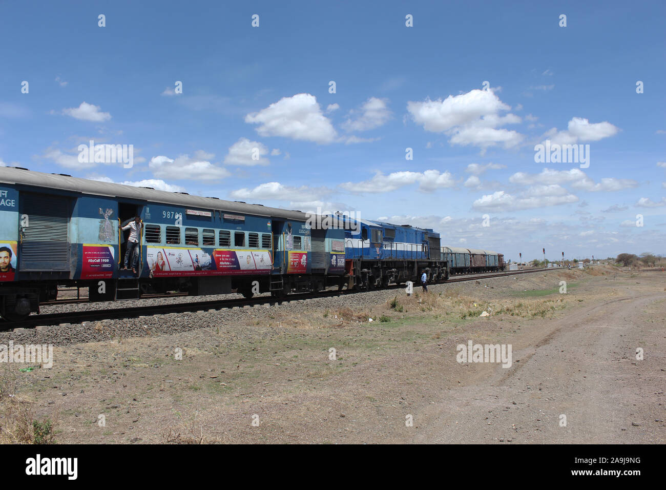 Train track vector hi-res stock photography and images - Alamy