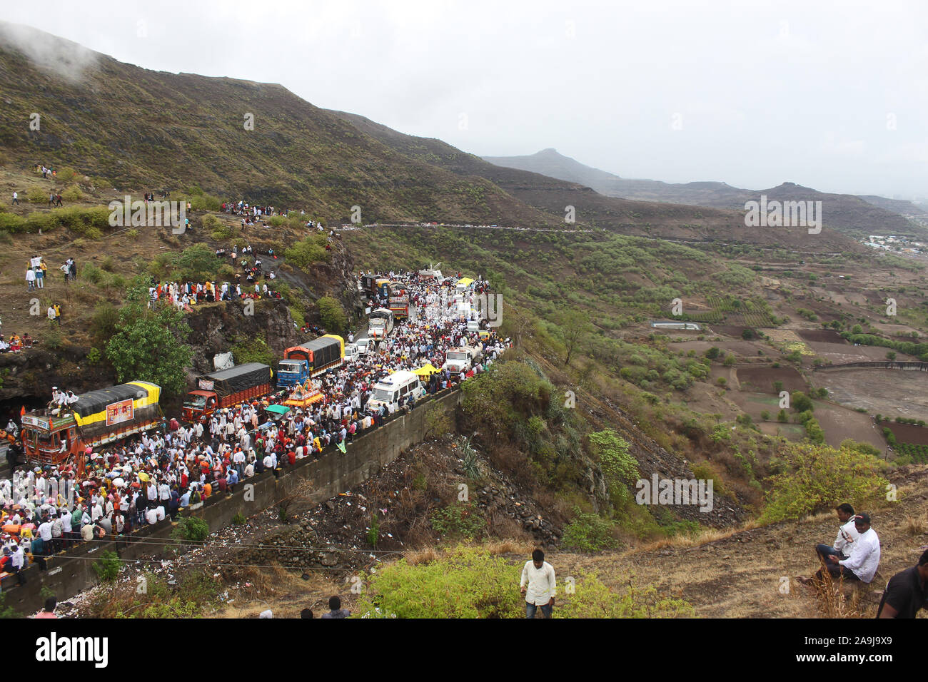 Shree Dnyaneshwar Maharaj Palki view in Dive Ghat with huge gathering ...