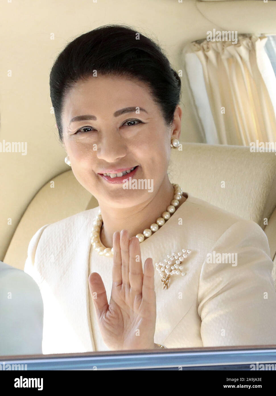 Japanese Empress Masako arrives at the Imperial Palace in Tokyo on Nov ...