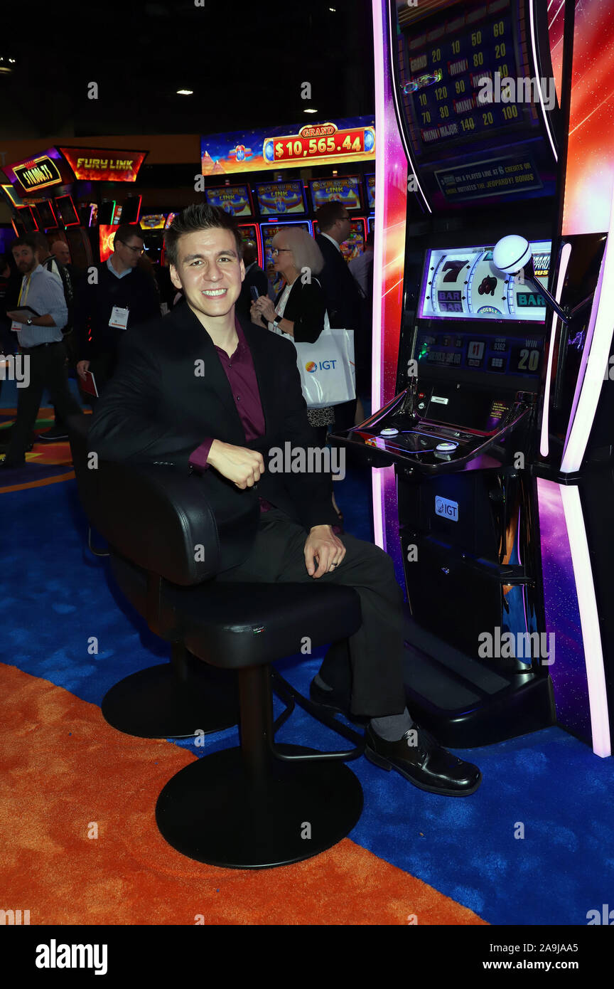 James holzhauer jeopardy hi-res stock photography and images - Alamy