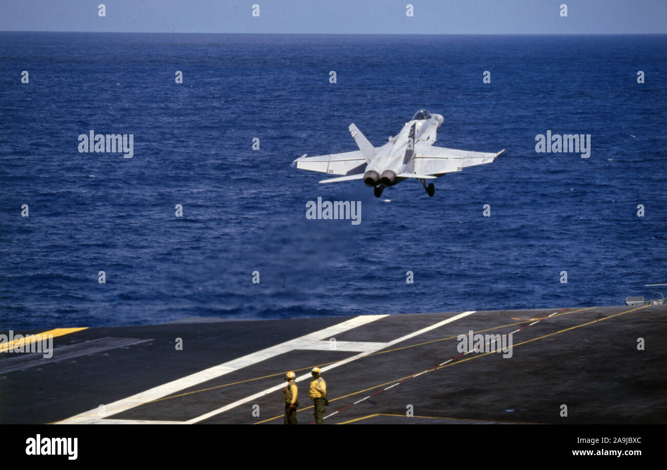 US NAVY / United States Navy Flugzeugträger Kitty-Hawk-Klasse ...