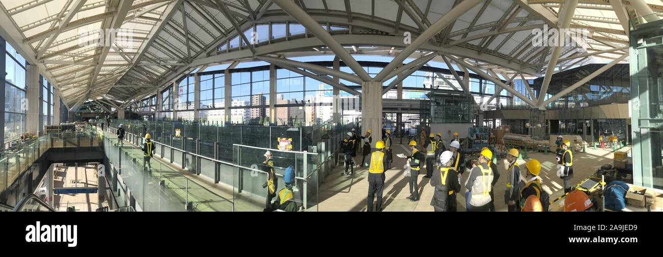 Tokyo, Japam. 16th Nov 2019. The Yamanote loop line's new Takanawa Gate ...