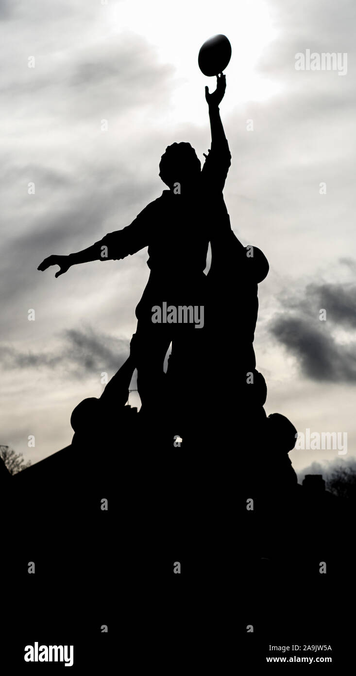 The spirit of rugby statue hi-res stock photography and images - Alamy