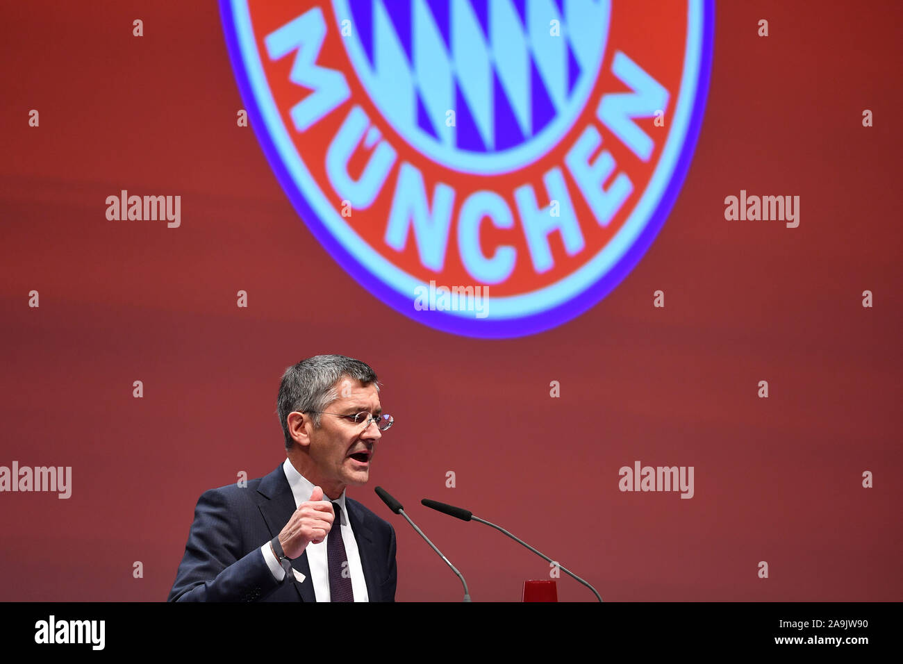 Munich, Germany. 15th Nov, 2019. Herbert HAINER (President FC Bayern ...