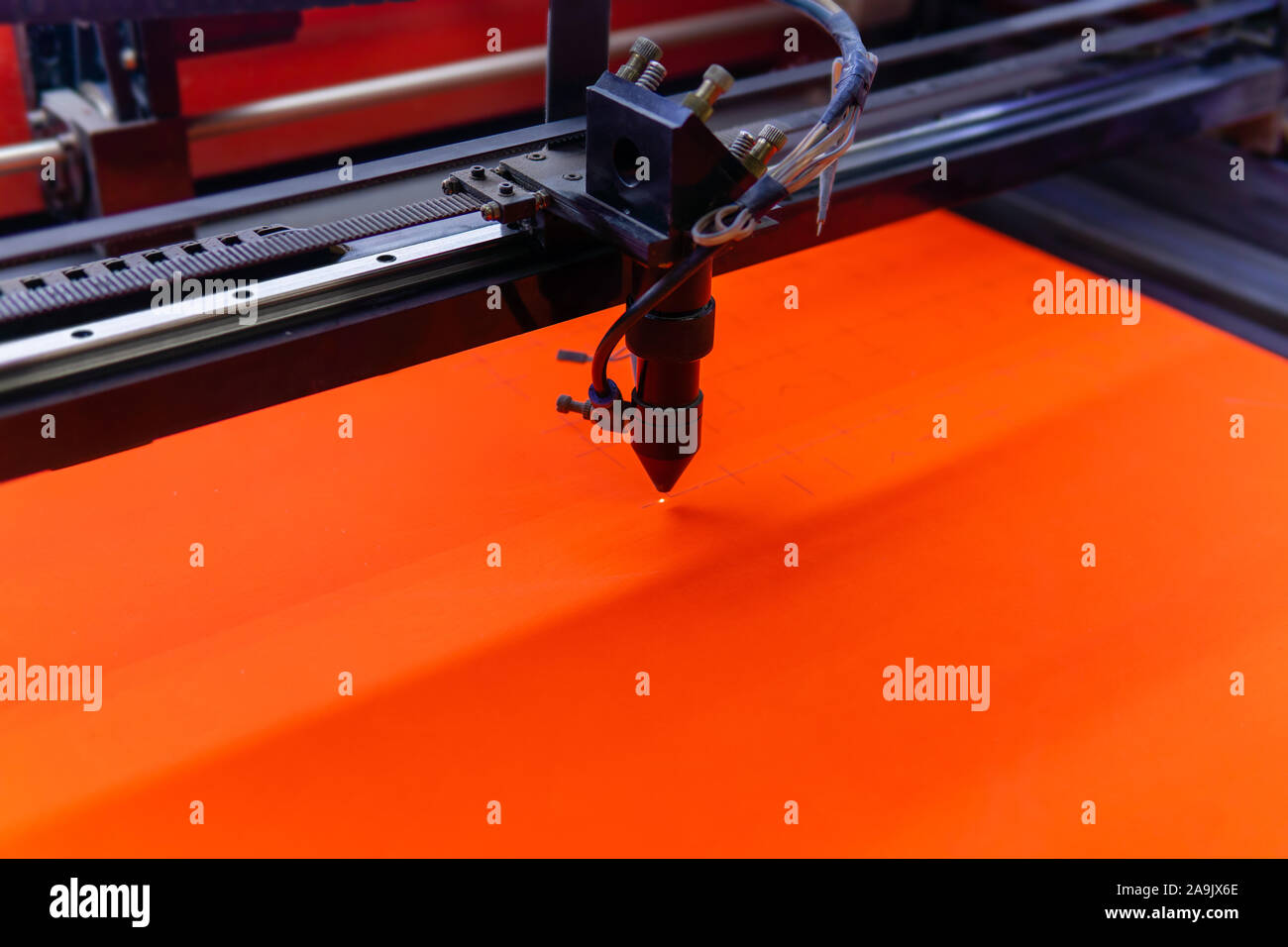 Plywood cutter hi-res stock photography and images - Alamy