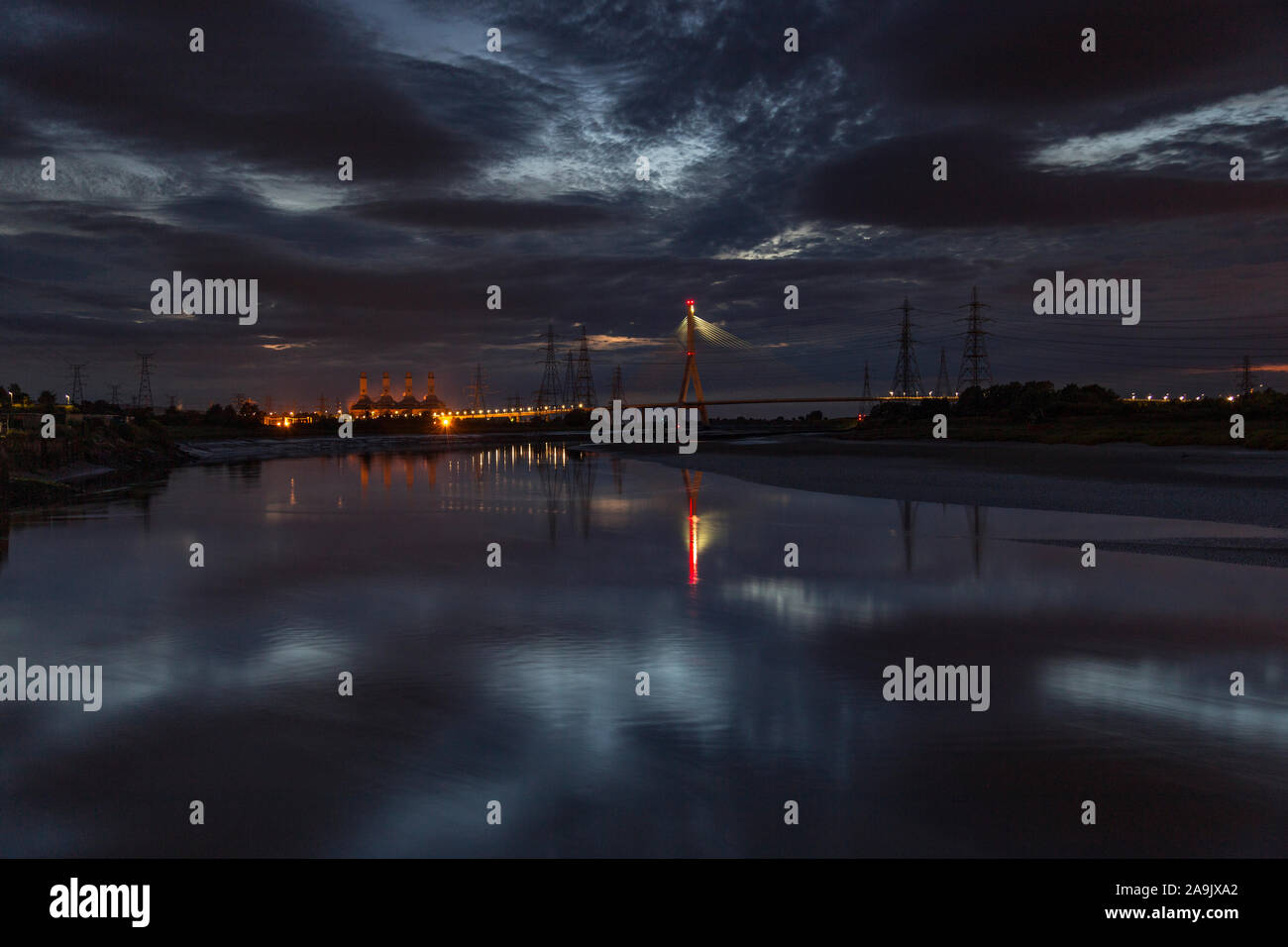 Connah's Quay power station and suspension bridge at night, Deeside ...