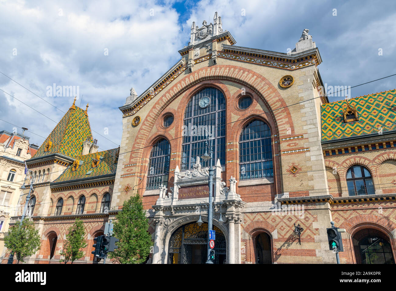 Shopping shops budapest hungary hi-res stock photography and images - Alamy