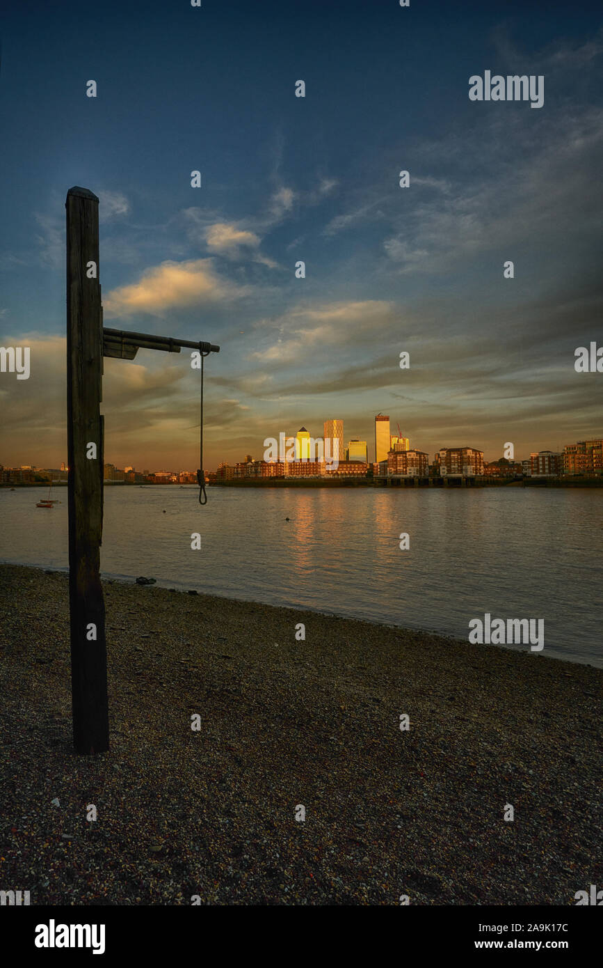 Execution dock at wapping hi-res stock photography and images - Alamy