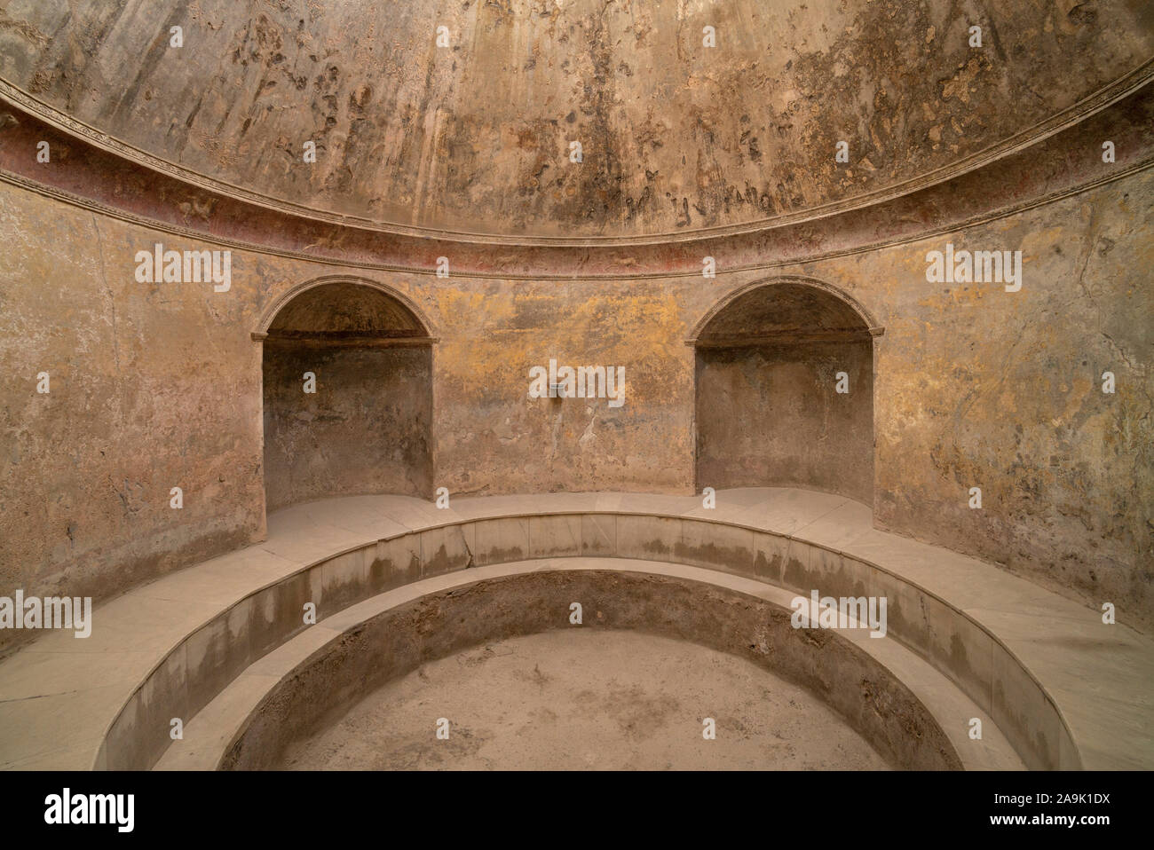 Pompei. Italy. Archaeological site of Pompeii. The men's frigidarium in ...