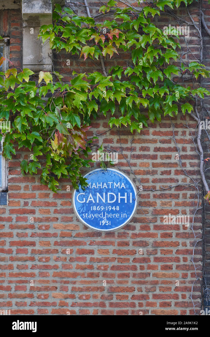 Mahatma gandhi blue plaque hi-res stock photography and images - Alamy