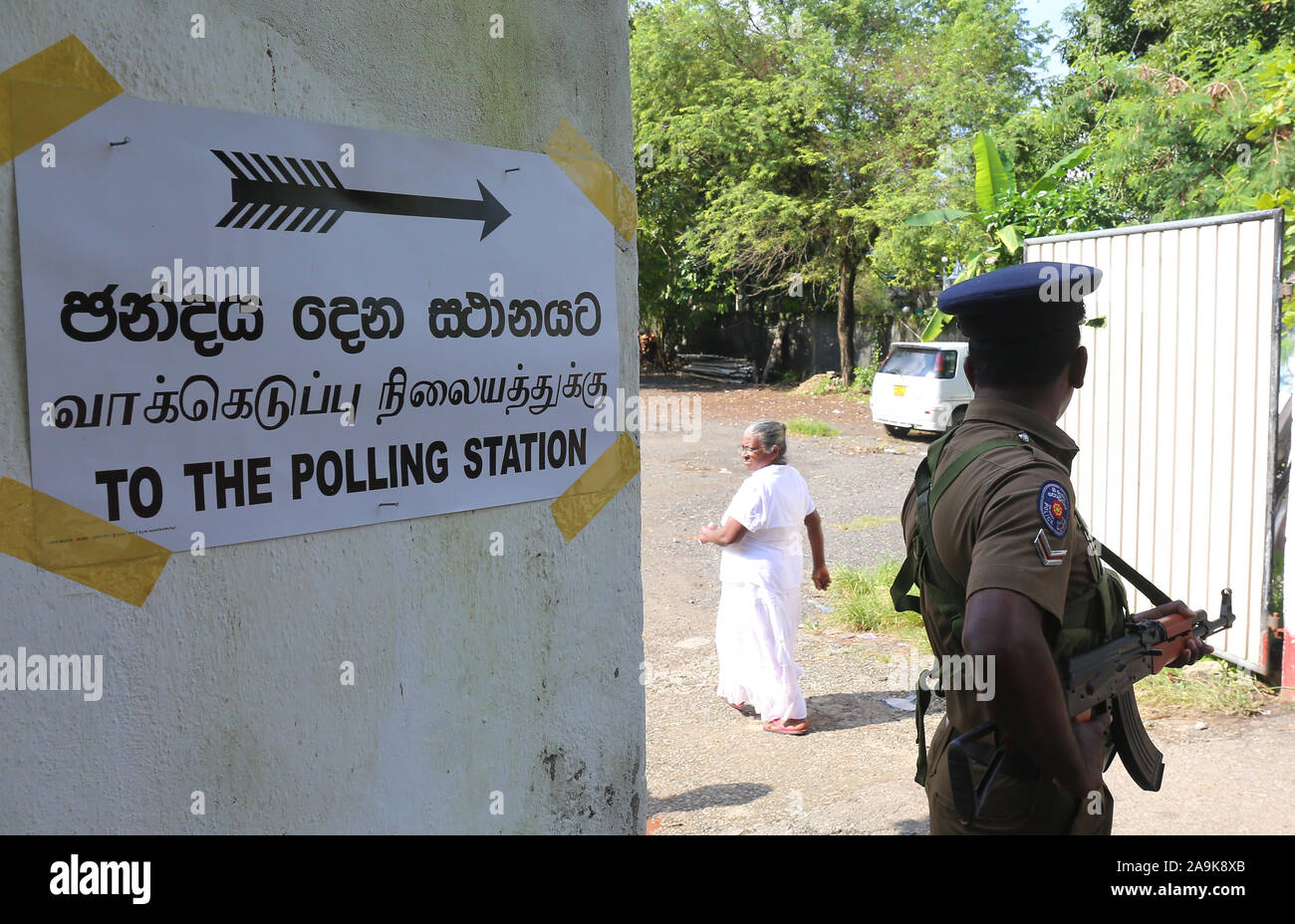 Colombo, Sri Lanka. 16th Nov, 2019. A Sri Lankan Police officer stands ...