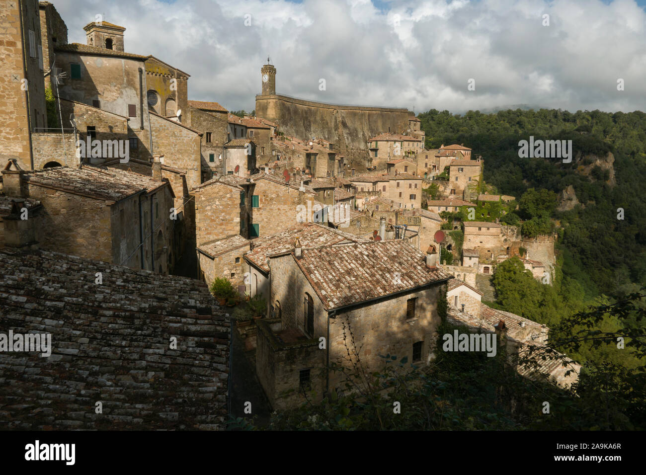 Ancient buildings typical italian medieval hi-res stock photography and ...