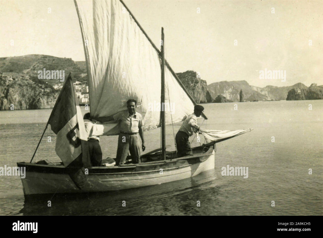 Two men sail hi-res stock photography and images - Alamy
