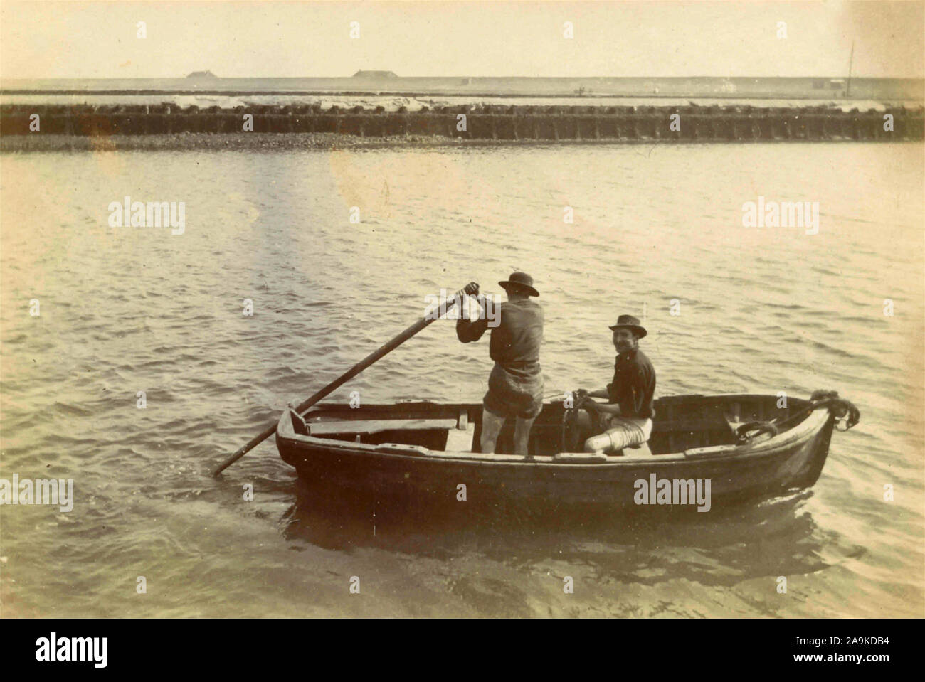 Two men in rowing boat hi-res stock photography and images - Alamy