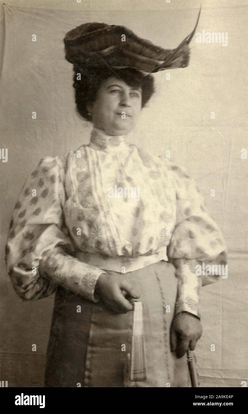 1900 woman hi-res stock photography and images - Alamy