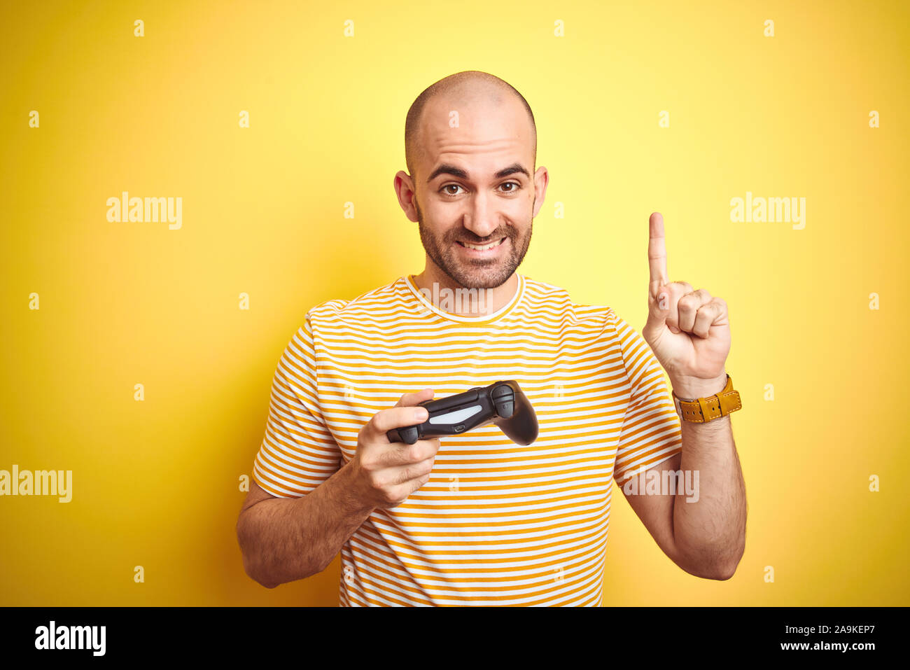 Control mind game young hi-res stock photography and images - Alamy