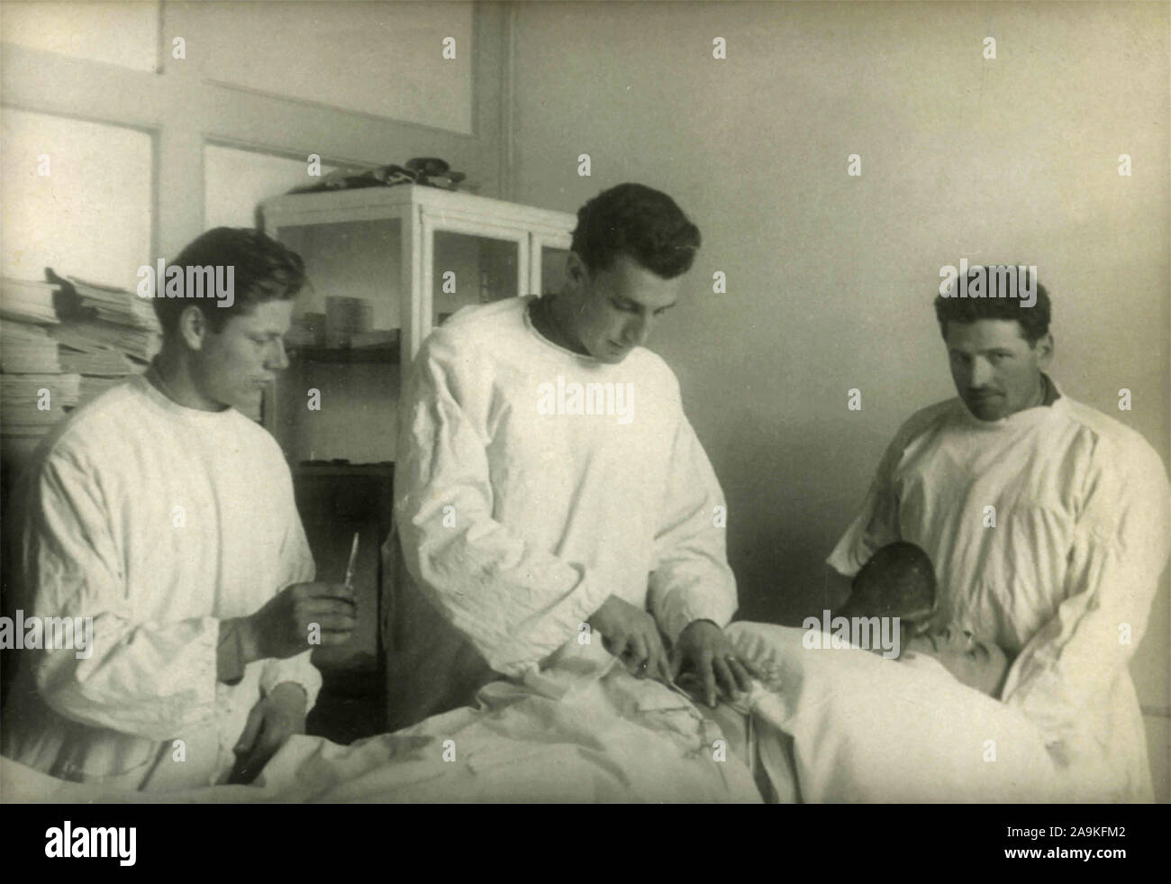 1940s operating room hi-res stock photography and images - Alamy